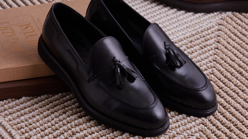Shoes for men: Be it formal or a casual, kick-start the day with the ...