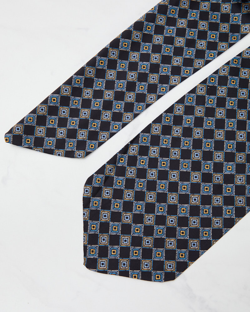 Patterned Black Neck Scarf