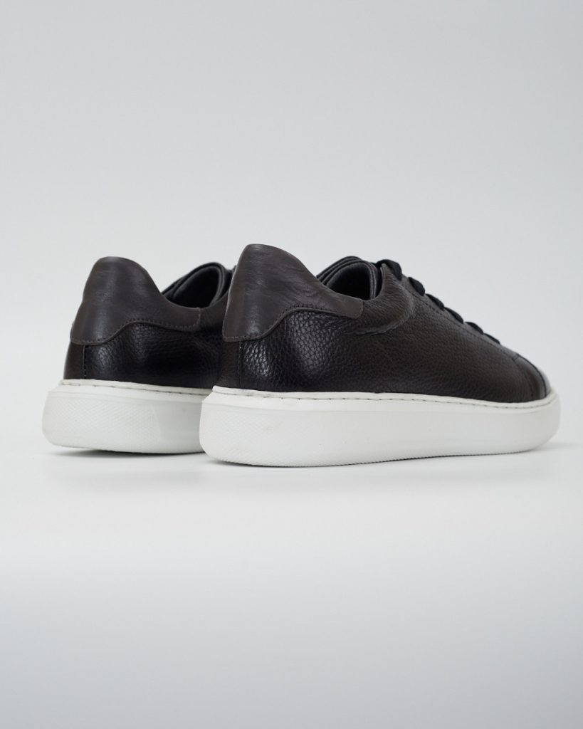 Black Timeless Classic Sneakers