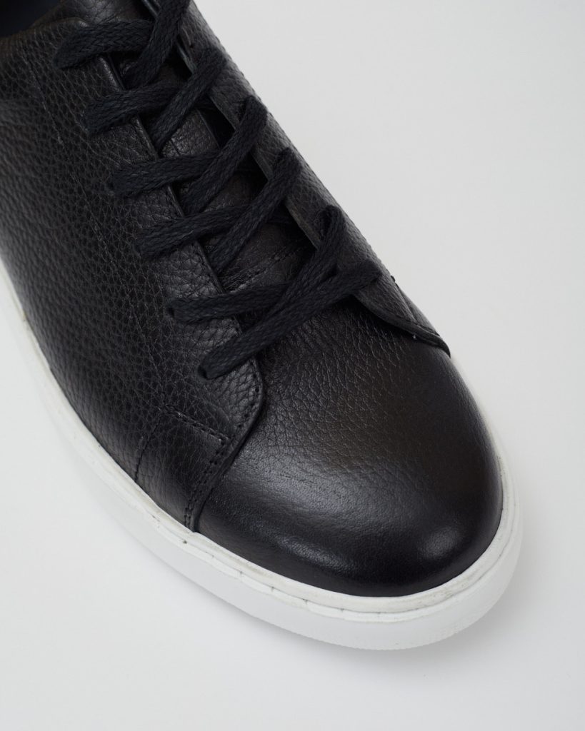 Black Timeless Classic Sneakers