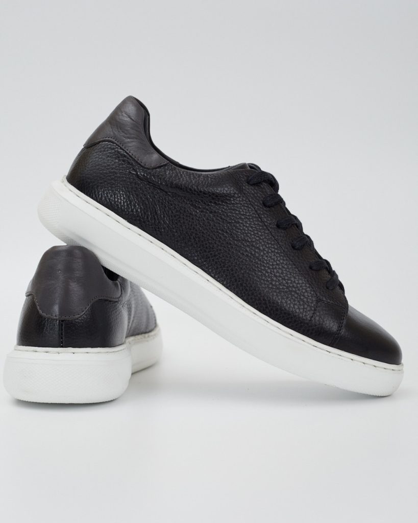 Black Timeless Classic Sneakers