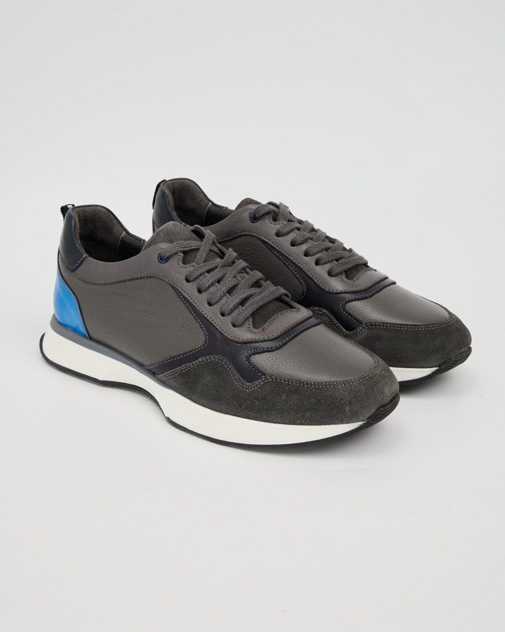 Sneakers - A timeless trend of comfort in men’s fashion