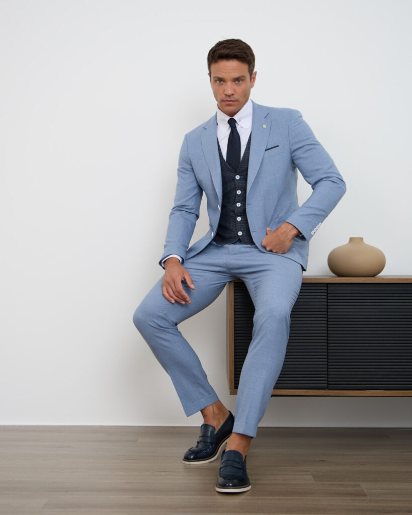 Suits are essential part of every gentelman wardrobe