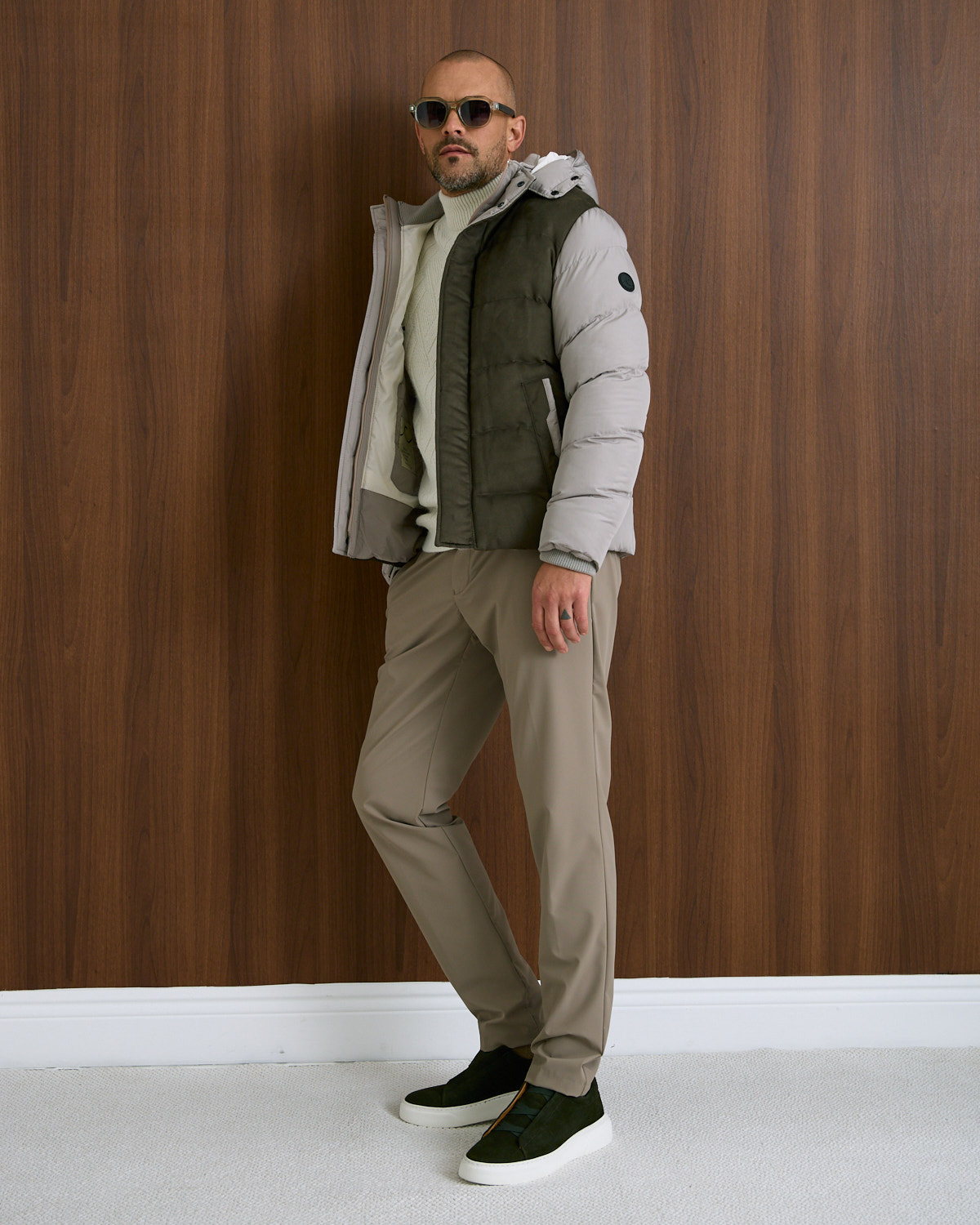 Refined Mode Look - Square For Men