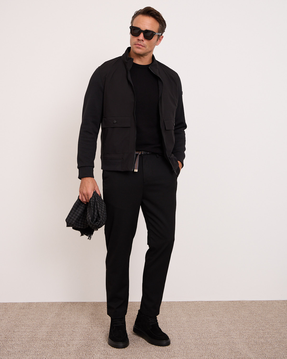 Dinner Stroll Look - Square For Men