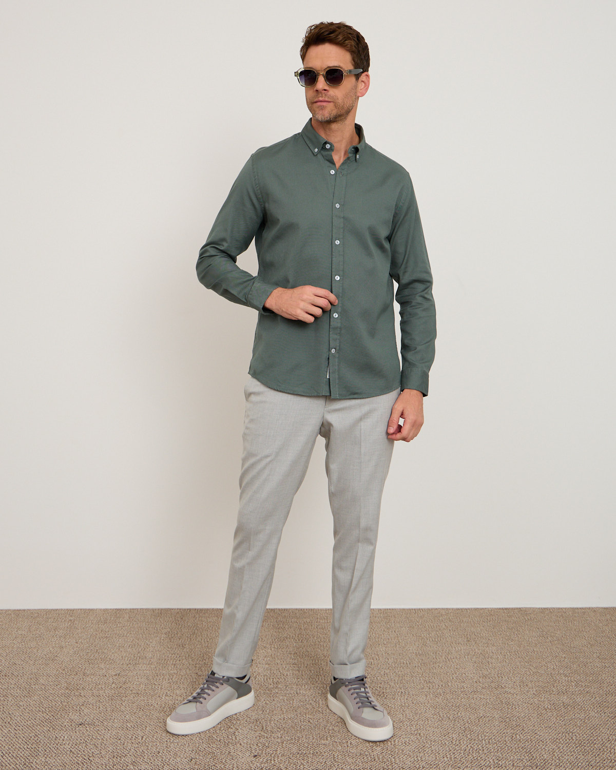 Subtle Movement Look - Square For Men